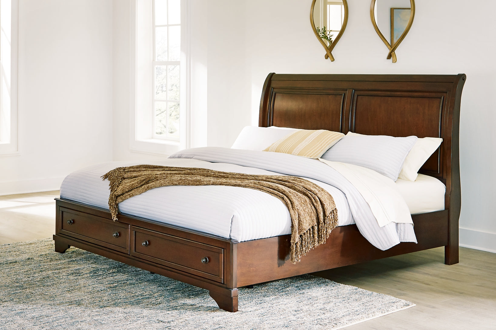 Trellington King Sleigh Storage Bed – Akins Furniture